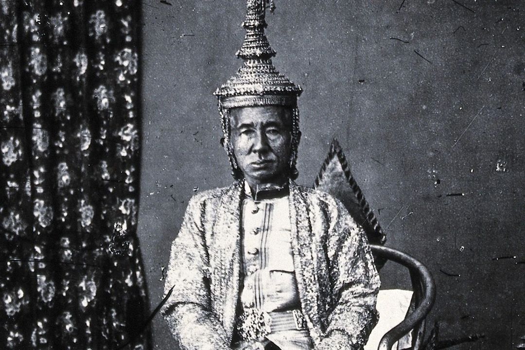 Hoàng gia Thái Lan: Tìm hiểu về lịch sử và văn hóa | Justfly.vn