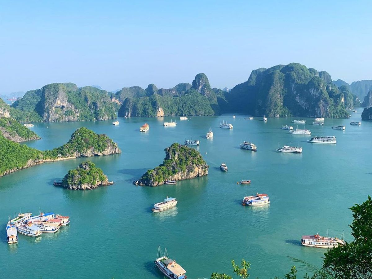 Vịnh Hạ Long - Hang Sửng Sốt - Đảo Titop - Hang Luồn | Justfly.vn