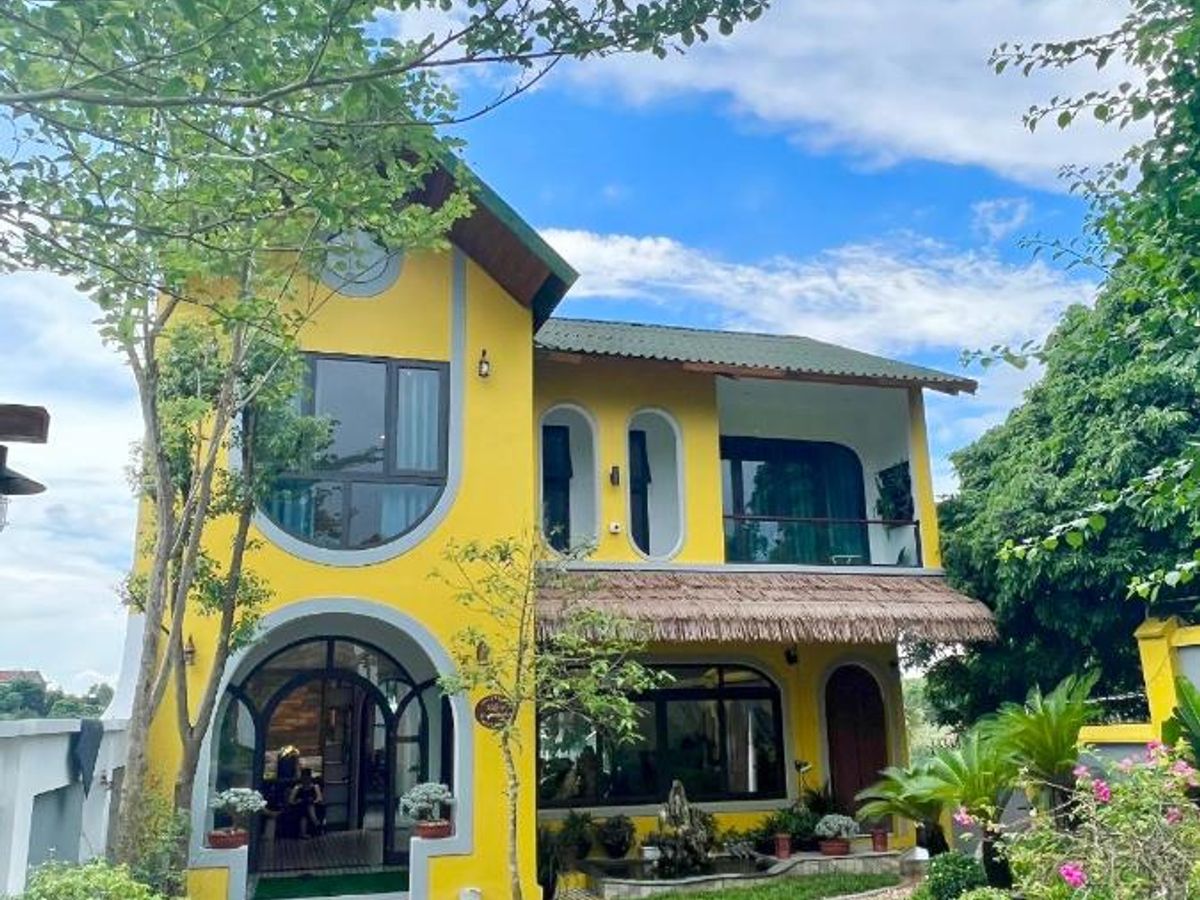 Ostrich House, Ba Vì | Justfly.vn