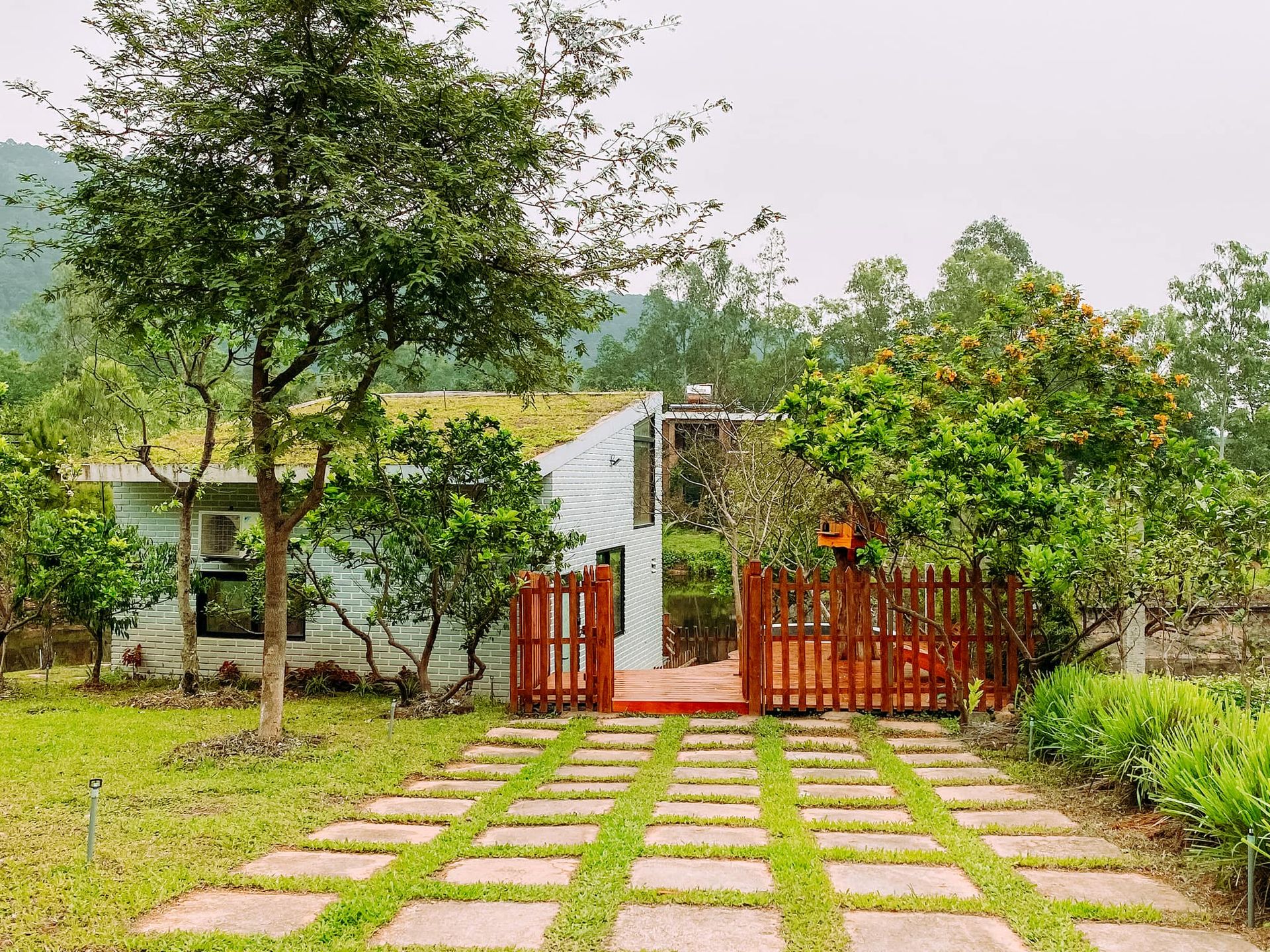 Nhà Bên Hồ (Nhà Bên Rừng Ulesa), Sóc Sơn | Justfly.vn