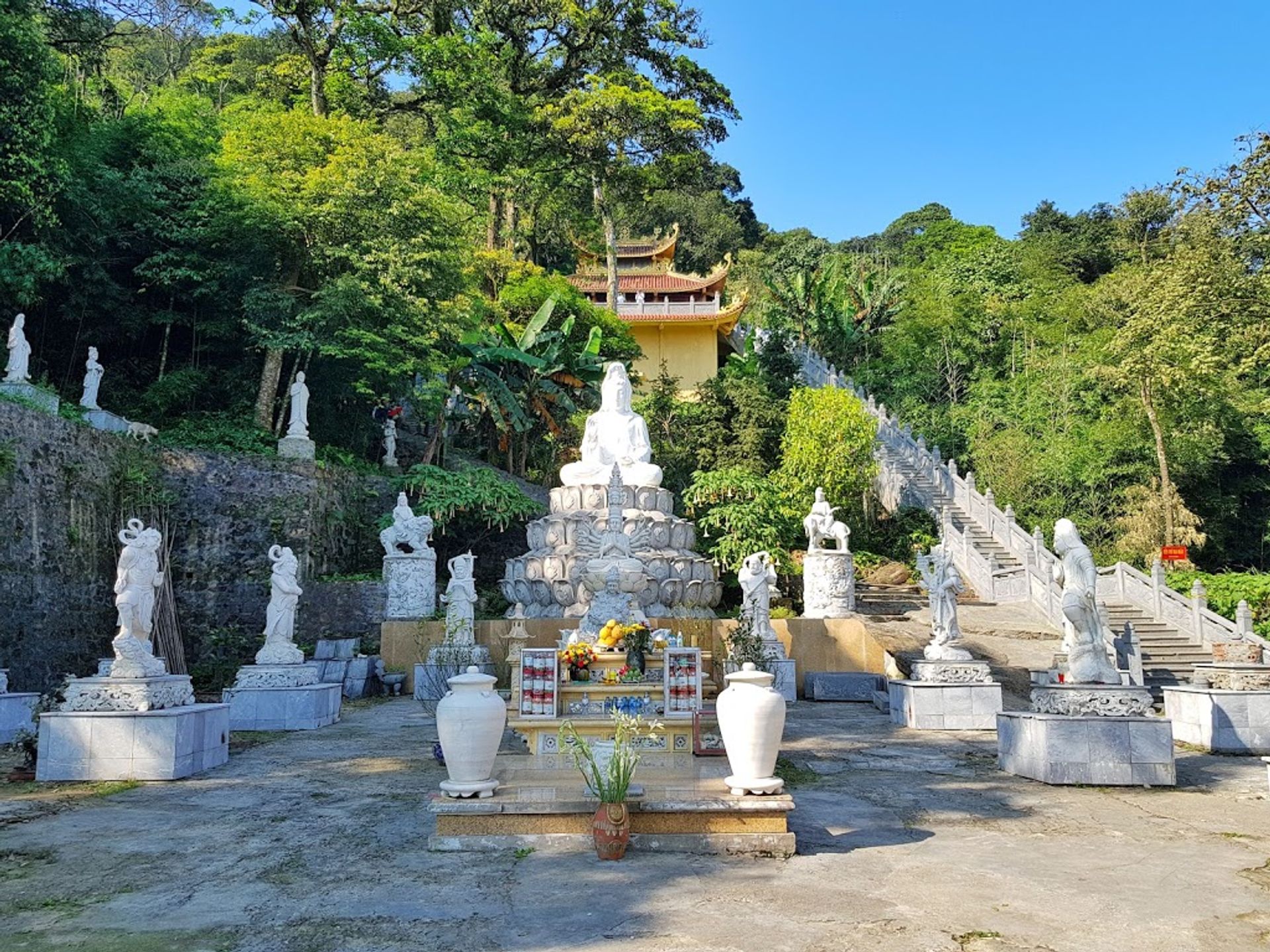 Đền Bà Chúa Thượng Ngàn – Thế giới tâm linh huyền ảo và kỳ bí | Justfly.vn