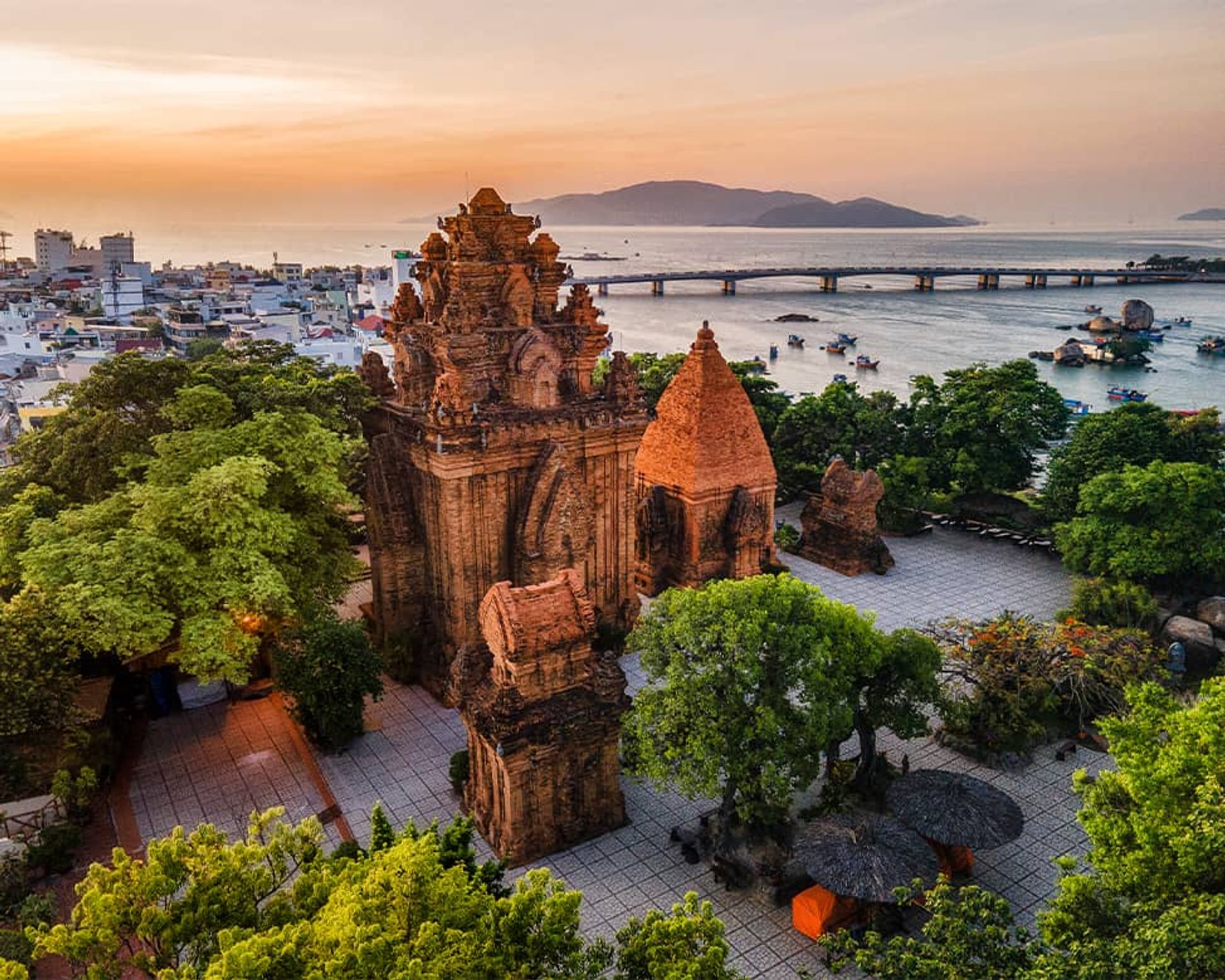 Top 26 địa điểm du lịch Nha Trang hấp dẫn, nổi tiếng nhất | Justfly.vn