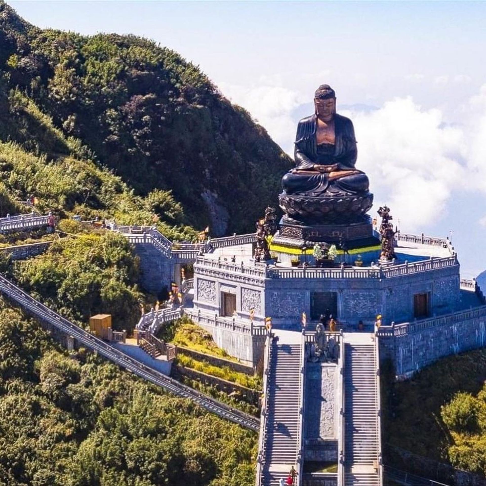 Phan Xi Păng - Chinh phục “Nóc nhà Đông Dương” | Justfly.vn