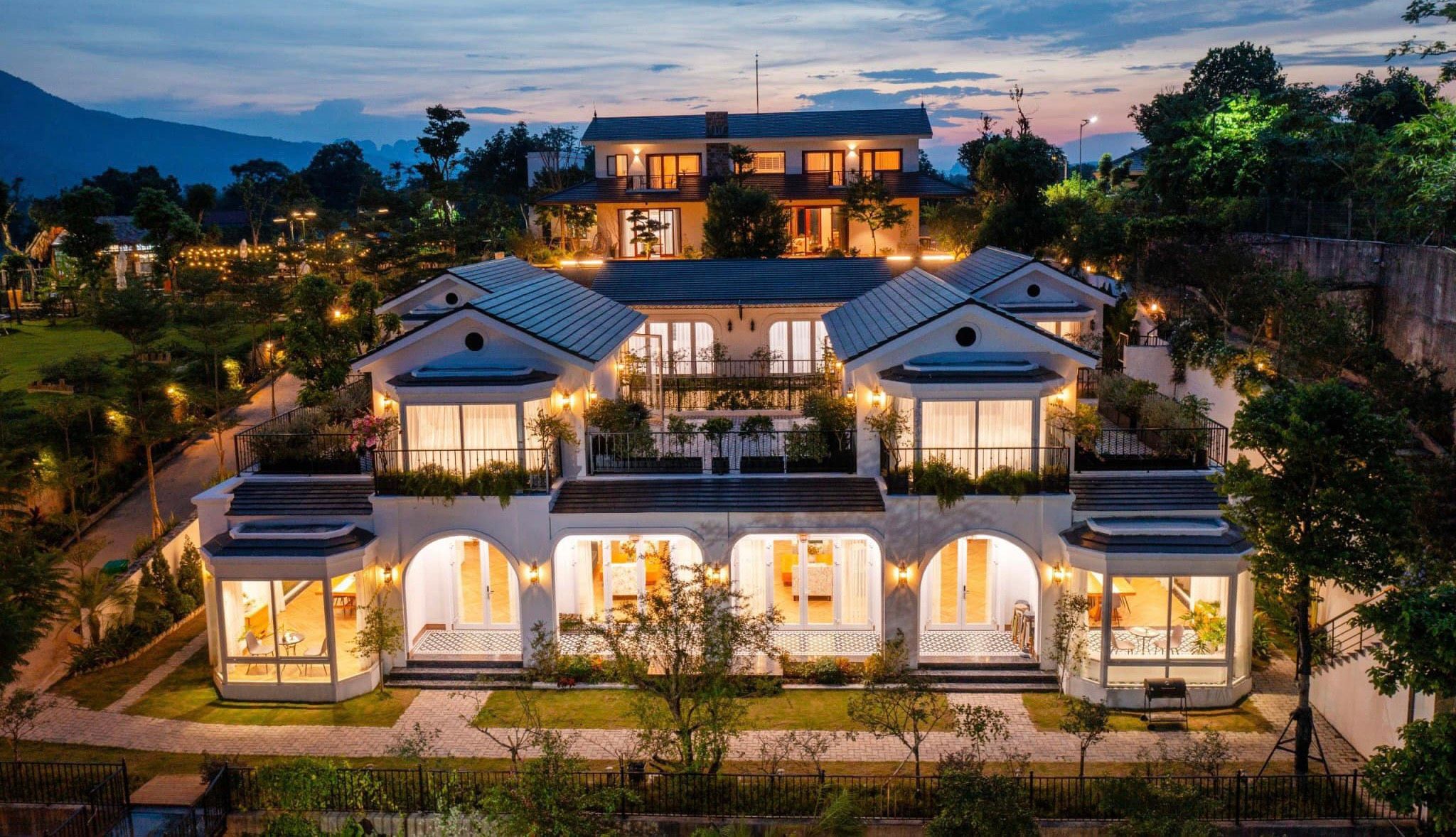 Flowers Villa (Đồng Chanh Lake Ville), Hoà Bình | Justfly.vn