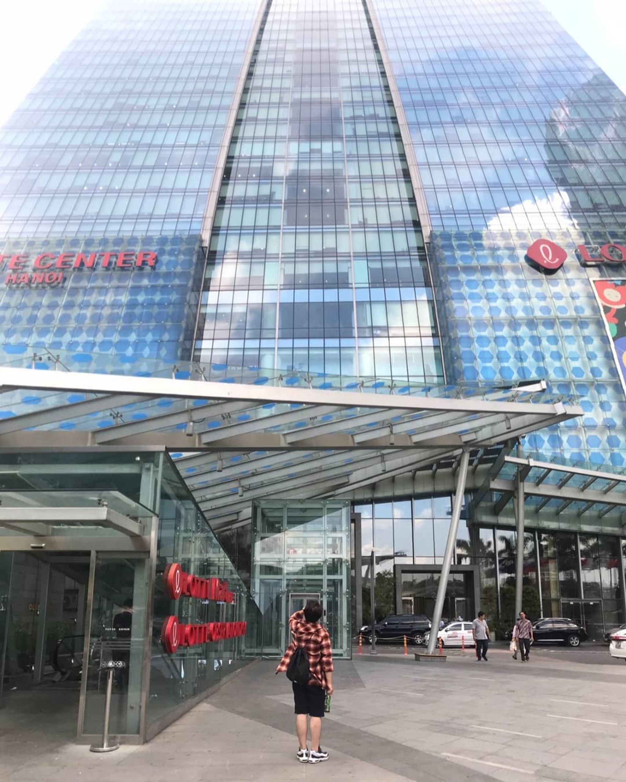 Khám phá tất tần tật mọi “ngóc ngách” Lotte Center | Justfly.vn