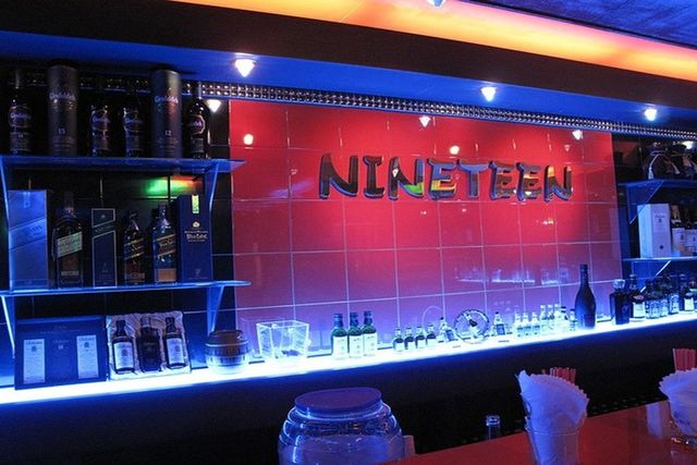 Top 10 quán bar sôi động, náo nhiệt nhất ở Hà Nội | Justfly.vn